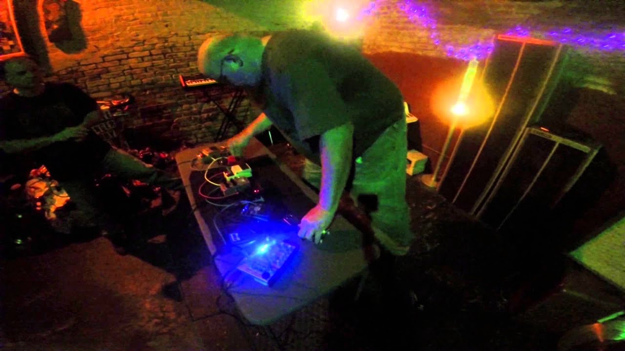 flippin' idiots @ static age records 10/25/2014 - YouTube