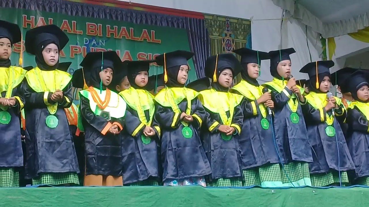 Wisuda - YouTube