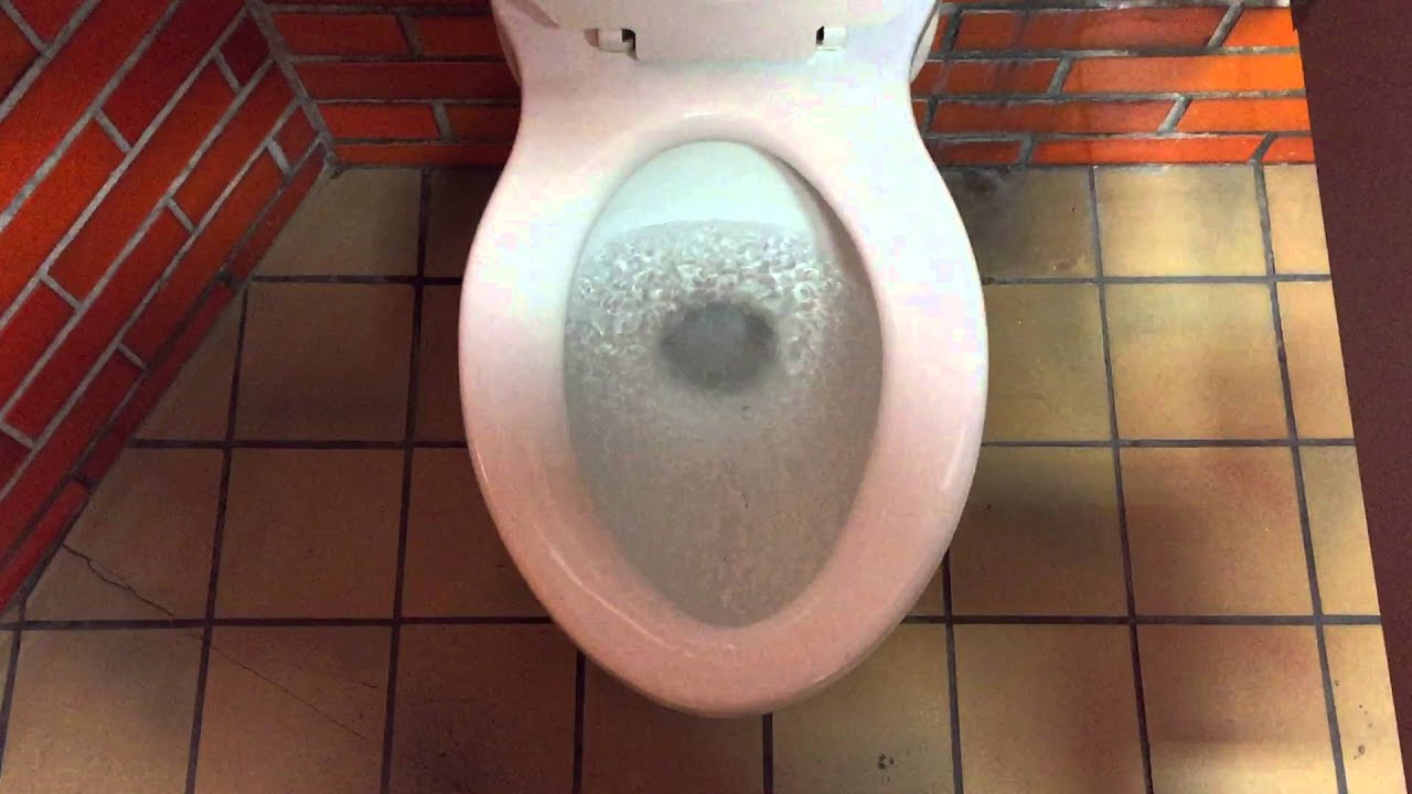 5141: Back Spud 1968 "Standard" Instanto Toilet with Strange Rim ...