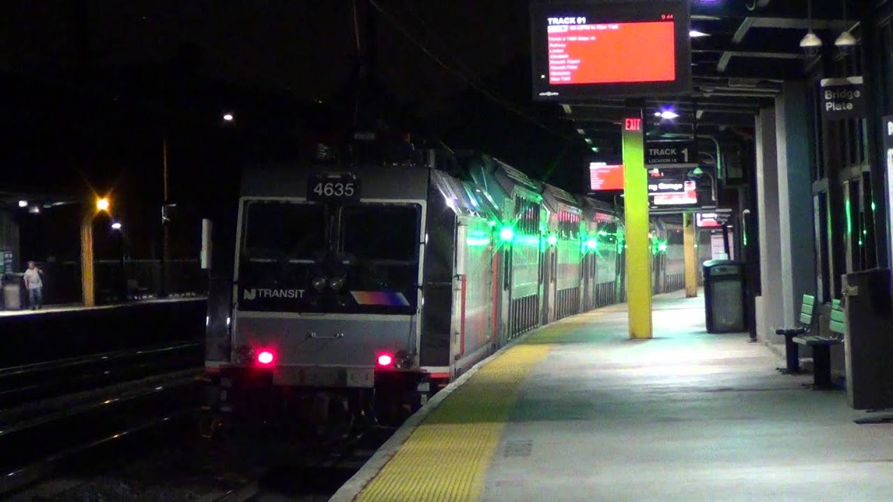NJT Rail - Bombardier Multilevel Cab Car #7047 (pushed by ALP-46A #4635 ...