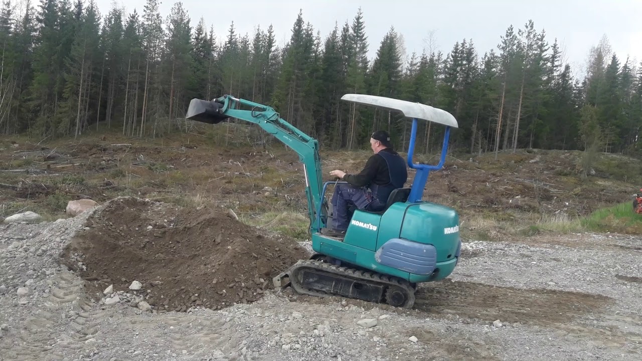 Komatsu PC05-7 minikaivinkone - YouTube