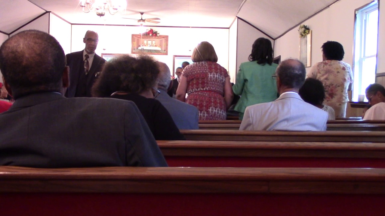Sis Faye singing at Schoolfield Primitive Baptist Church - YouTube