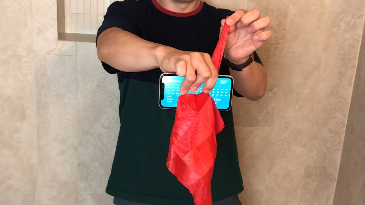 Impress All Of Your Friends With This Magic Trick That Looks SUPER Real ...