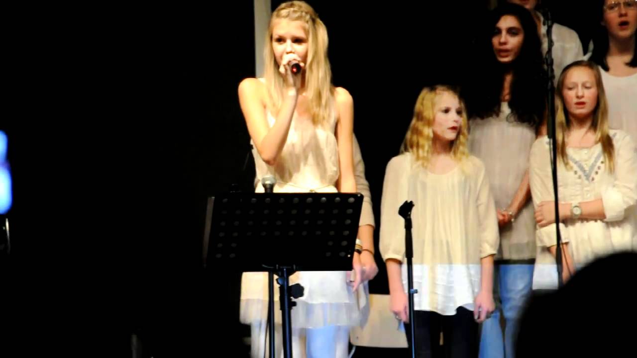 Ellinor - Right Here Waiting (Richard Marx) - YouTube