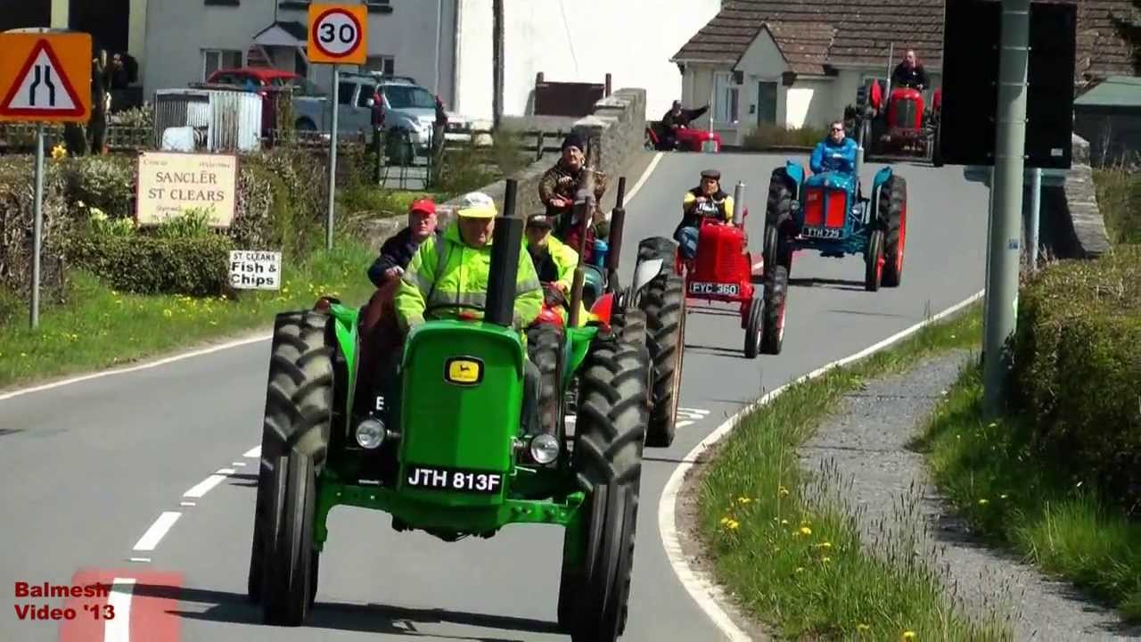 Cwm Vintage Tractor Club - May Day Road Run (2) - YouTube