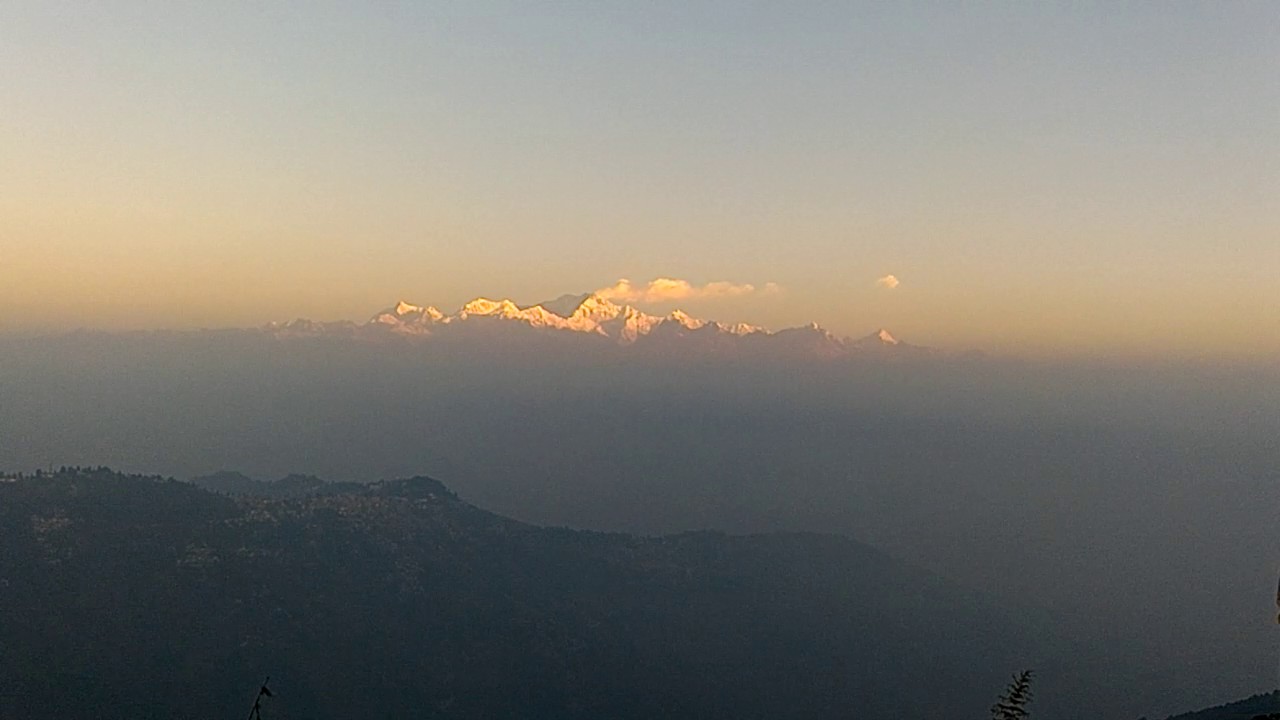 Mount Kanchenjunga from Tiger Hill, Darjeeling - YouTube