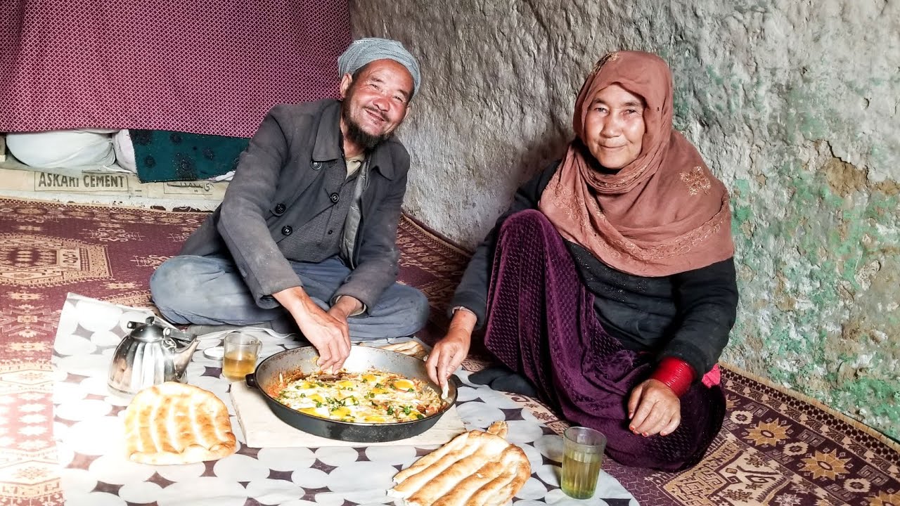 Khan Grandparents Feast on Eggs Karahi Prepared With Everlasting Love ...