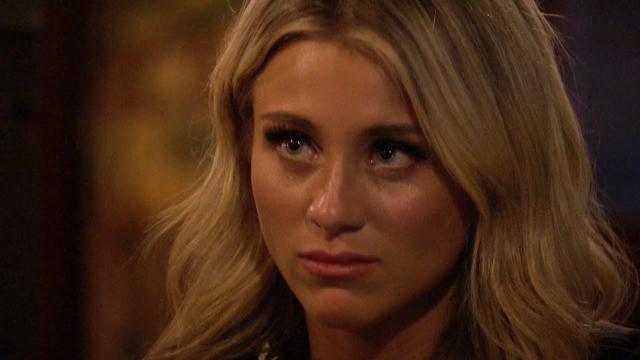 Christina Mandrell Tells Zach She Has a Daughter - The Bachelor - YouTube