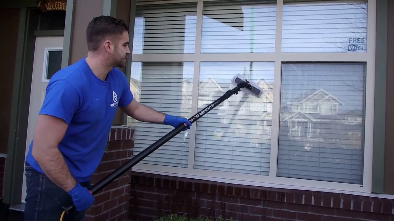 Water Fed Pole: Exterior Window Washing - YouTube