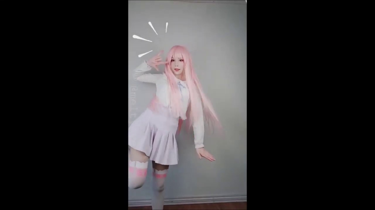 CUTE KAWAII GIRL DANCING - YouTube
