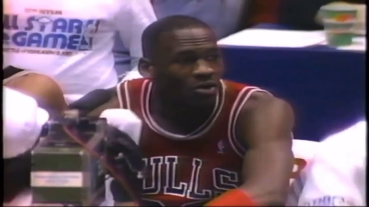 Michael Jordan 1987 Dunk Contest - YouTube