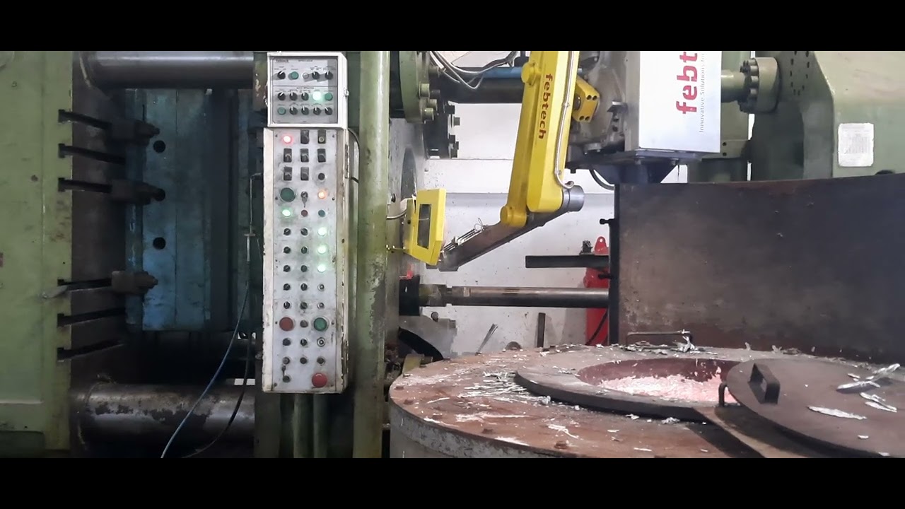 DIE CASTING AUTO LADLE FOR 1600T IDRA - YouTube