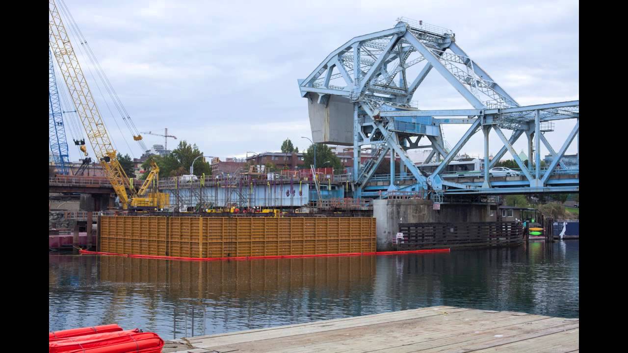 Johnson Street Bridge 1,000 Tonne Bascule Pier Box Lowered into ...