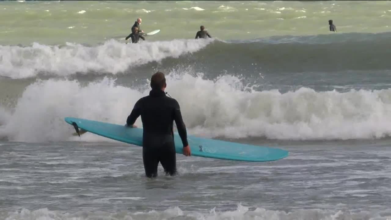 Southeast Wisconsin surf season picks up with fresh storms - YouTube