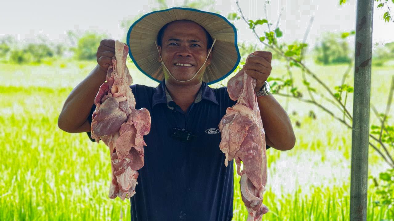 Yummy Pork Lungs Cooking, Pork Lungs Stir Fry Chef Sroksre's Cooking ...
