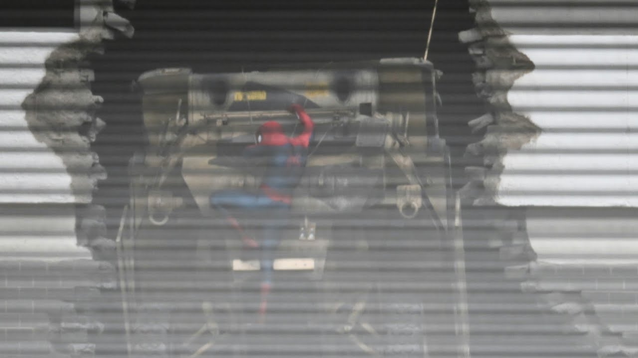 Spider-Man Lifted Up on Tank by the Hulk? SPIDER-MAN FILMING - YouTube