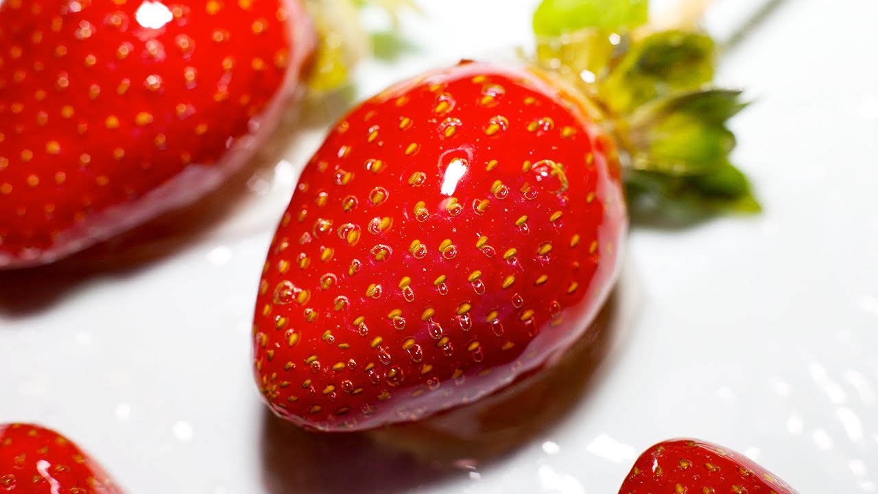 Клубника в карамели. Стеклянные фрукты | Strawberry Tanghuru Tanghulu ...