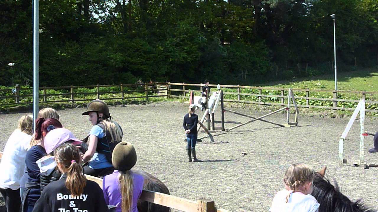One of my riding lessons at Kim's Equestrian. - YouTube