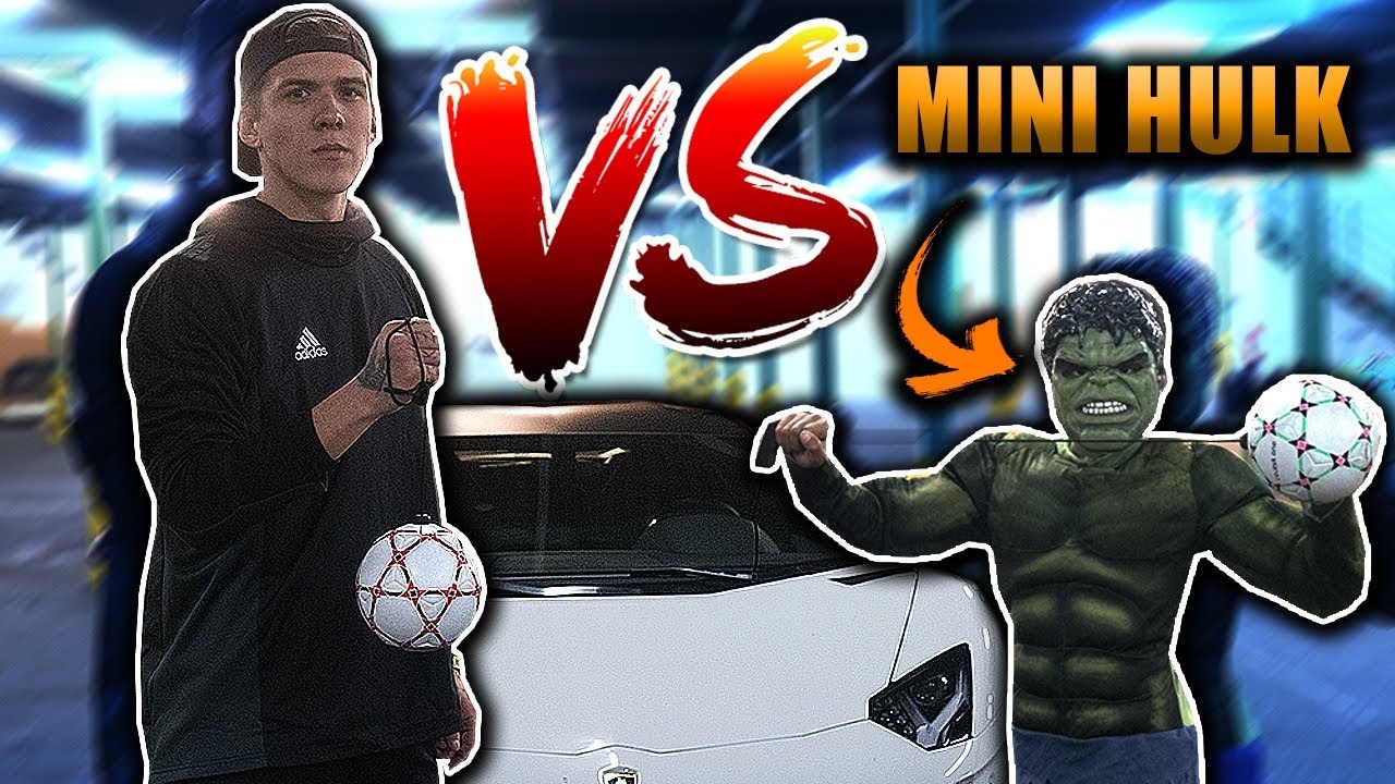 Fußball Challenge vs MINI HULK mit SPECIAL BALL - YouTube