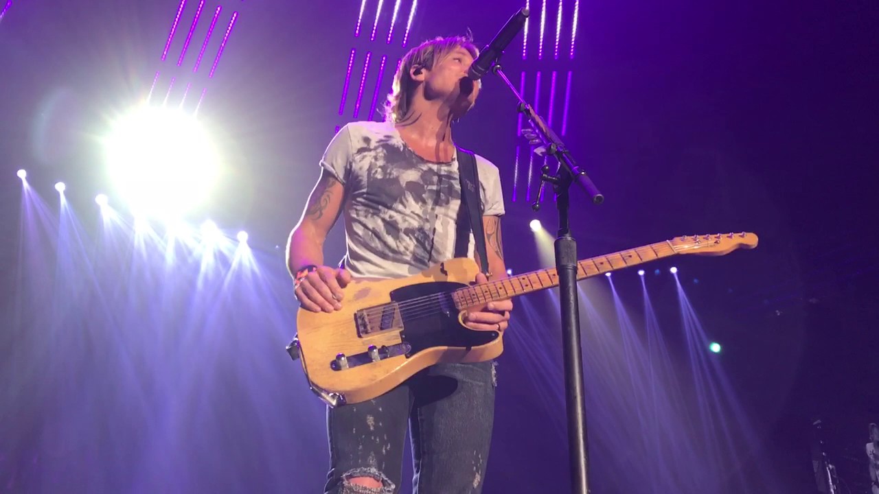 Keith Urban - Blue Ain't Your Color - YouTube