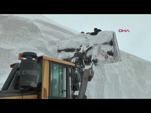 Kar kalınlığını kepçeyle ölçtüler