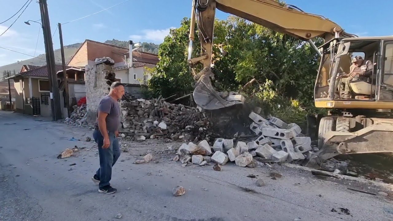 Γκρεμίστηκαν σχεδόν όλα τα σεισμόπληκτα κτίρια στο Δαμάσι και ...