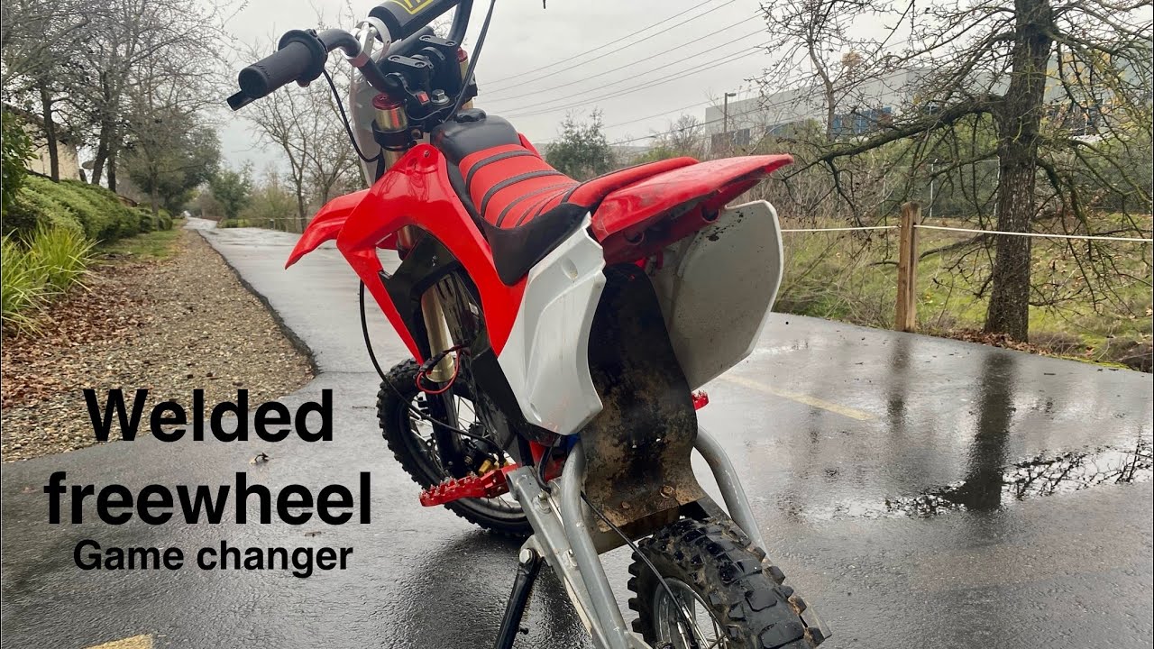 First ride with a welded freewheel on a modded razor dirt bike. - YouTube