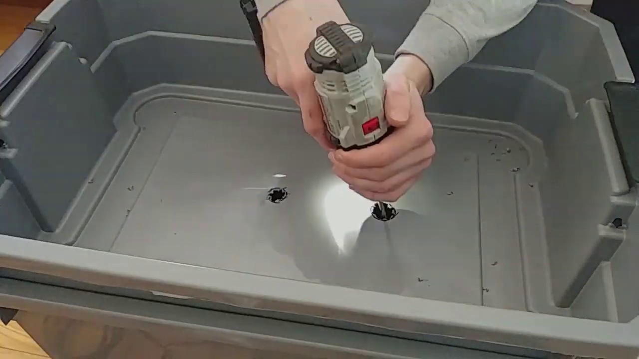 How to make an Ebb and Flow Hydroponic table - YouTube