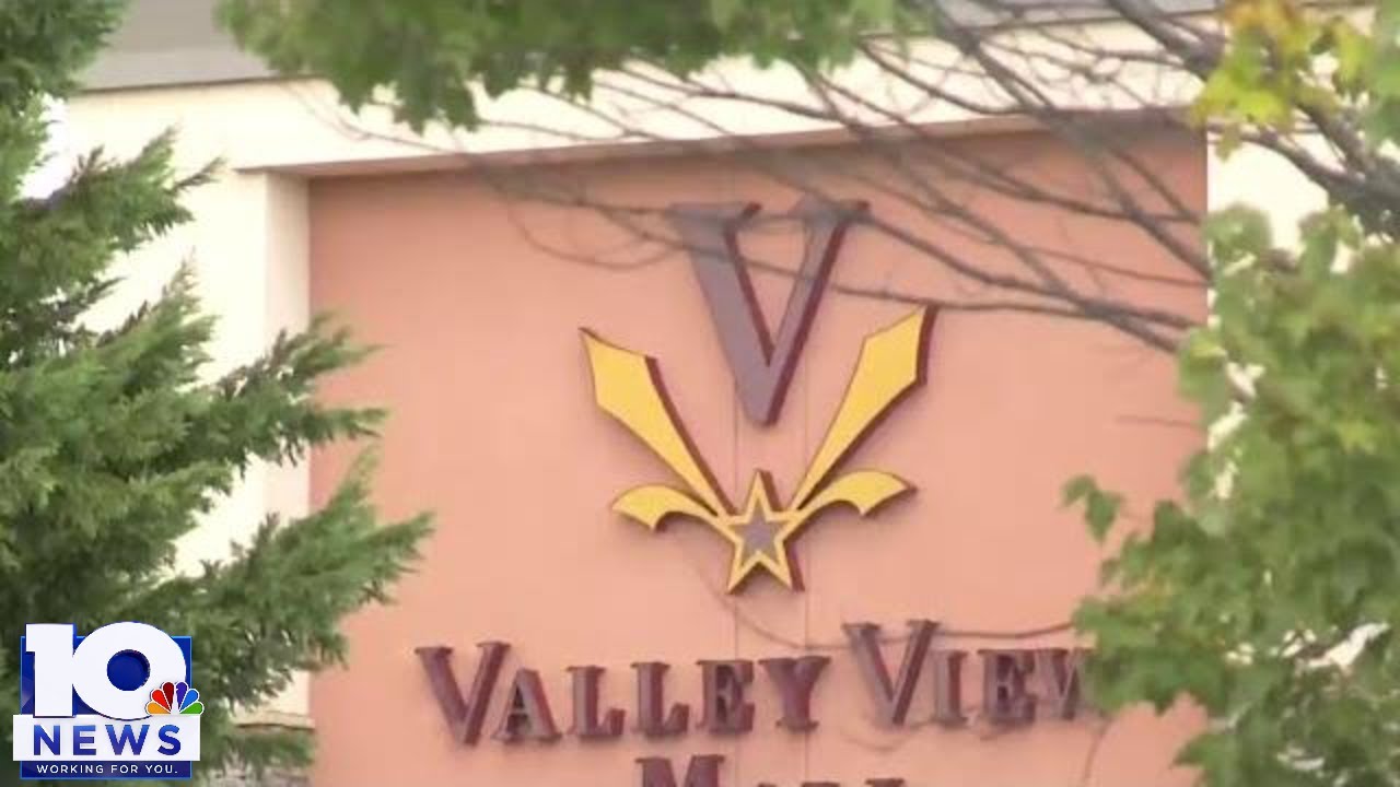 Easter bunny returns to Valley View Mall - YouTube