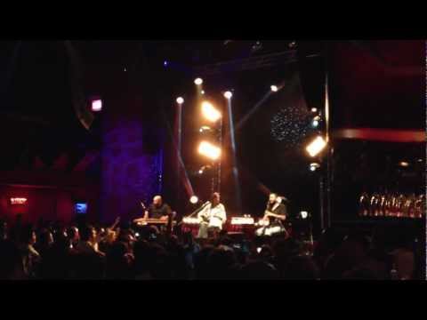 TAKSİM TRIO-4@JJANKARA-iPhone 4S-1080p