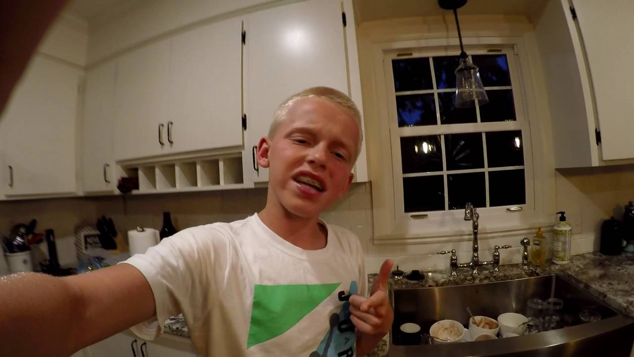 EPIC BUBBLE BALL FIGHT!!!!!!!! - YouTube