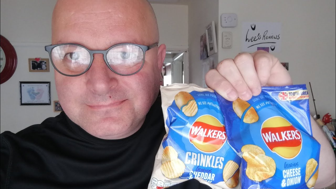 Cheese 🧀 and Onion normal crisps Versus Cheese 🧀 and Onion Crinkles ☺️😁💙 - YouTube