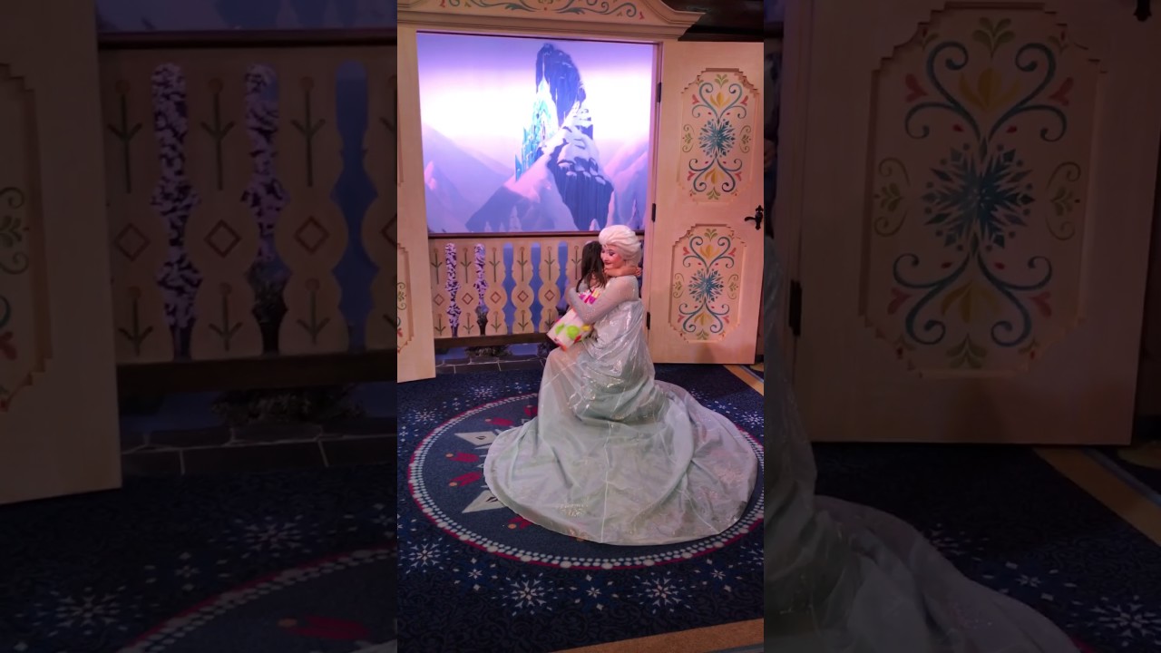 Queen Elsa Hug - YouTube