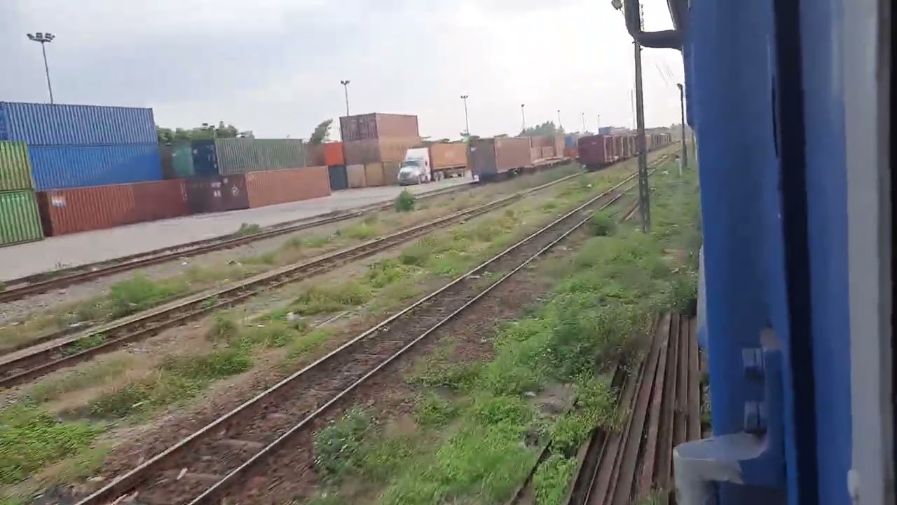 [31/08/2022] D13E - 702 | SPT1 | TRANGBOM TRAIN STATION - YouTube