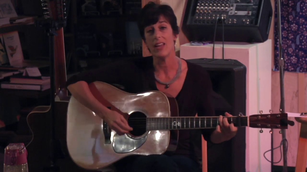 Isabel Taylor at the Joyful Jewell - YouTube