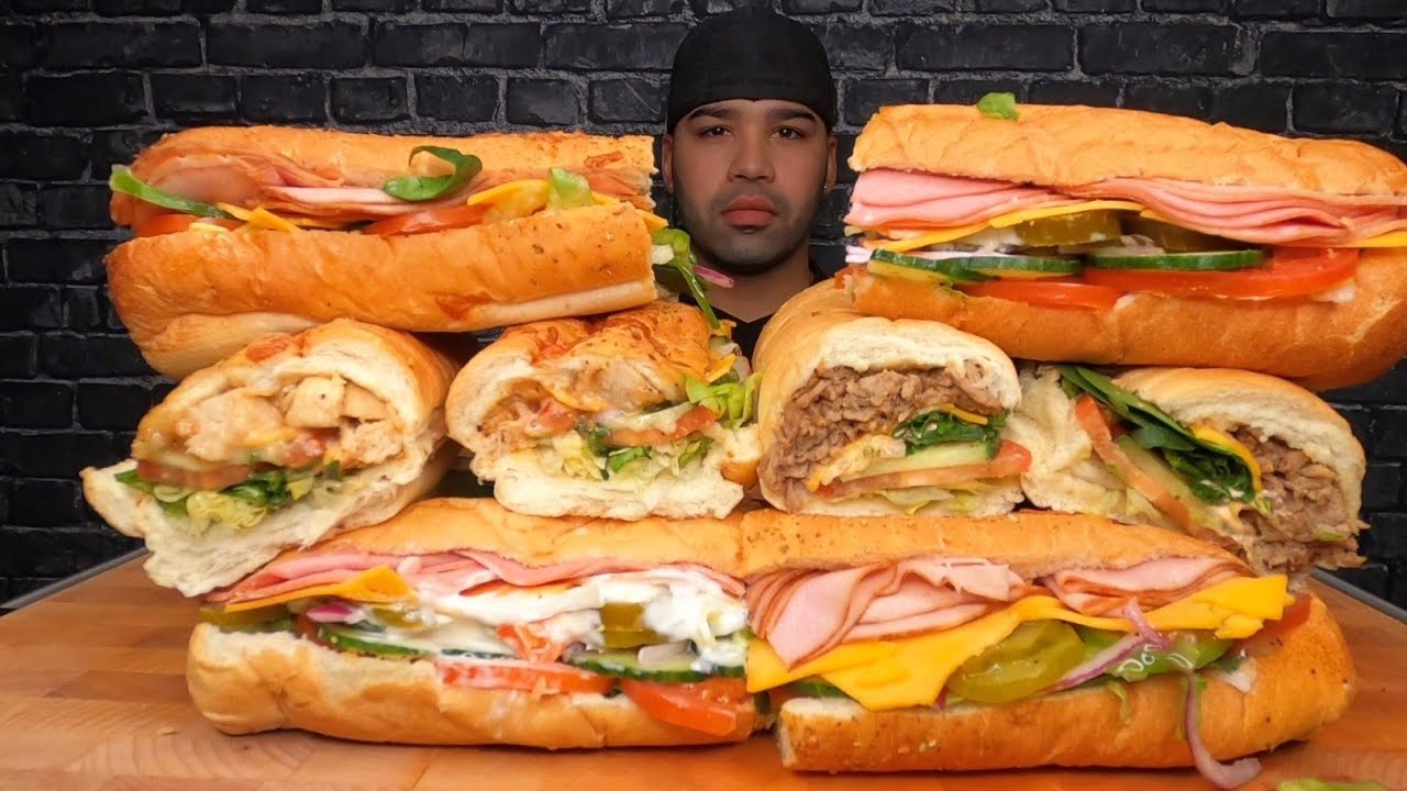 (ASMR) EATING A LITTLE SUBWAY - YouTube