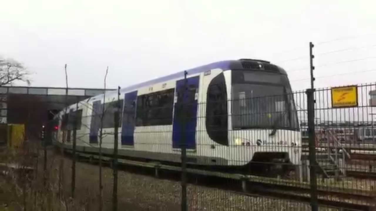 RET Metro Type R Rijtuig 5515 Van Dichtbij Op Remise Waalhaven ...