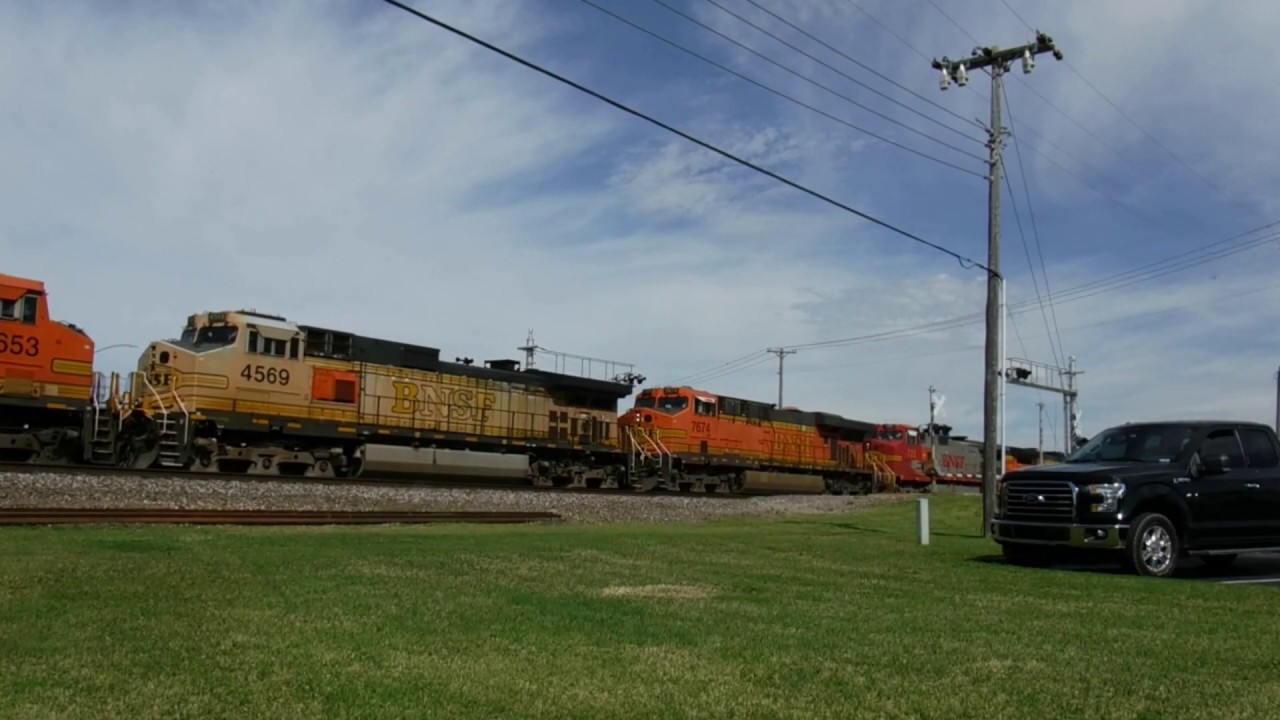 11 Locomotives on a Freight Train in Norman, OK (By Z) - YouTube