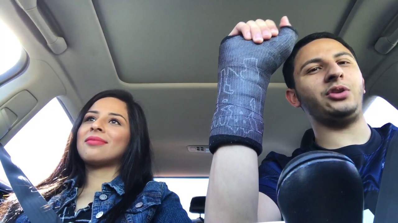 Cast Removal Vlog - YouTube
