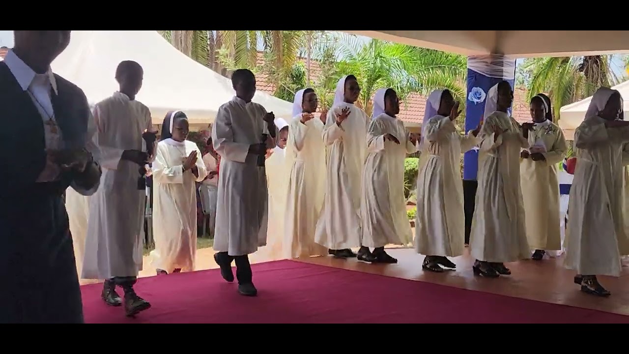 FELICIAN SISTER DANCE TO A BIBLE PROCESSION SONG - YouTube