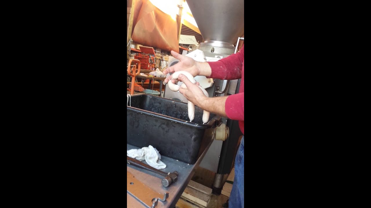 Handtmann VF10-100 sausages stuffer with VH60-5 - YouTube