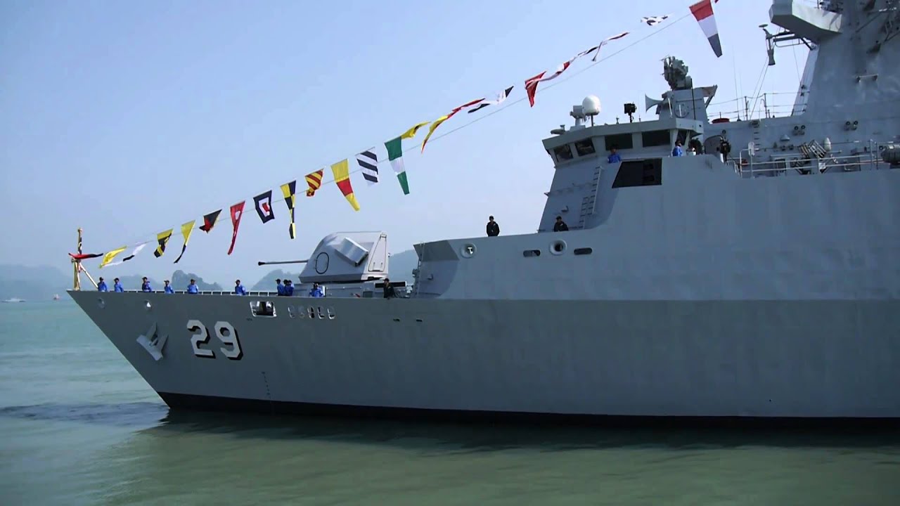 LIMA2015 Malaysia NAVY FFG29 KD Jebat Departure - YouTube