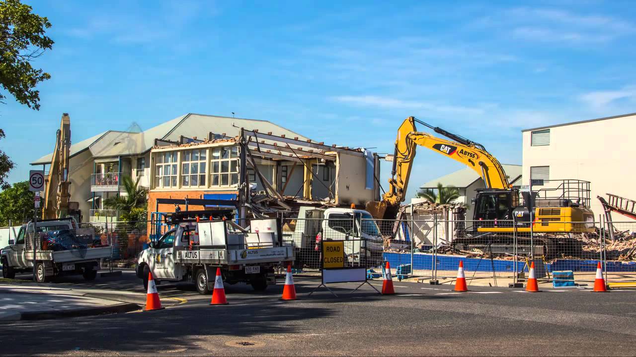 Abyss Demolition Wynnum Master Time Lapse HD - YouTube