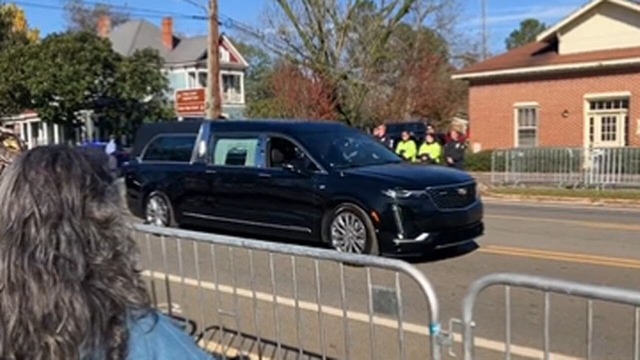 Motorcade for Rosalynn Carter to cause traffic delays in Atlanta - YouTube