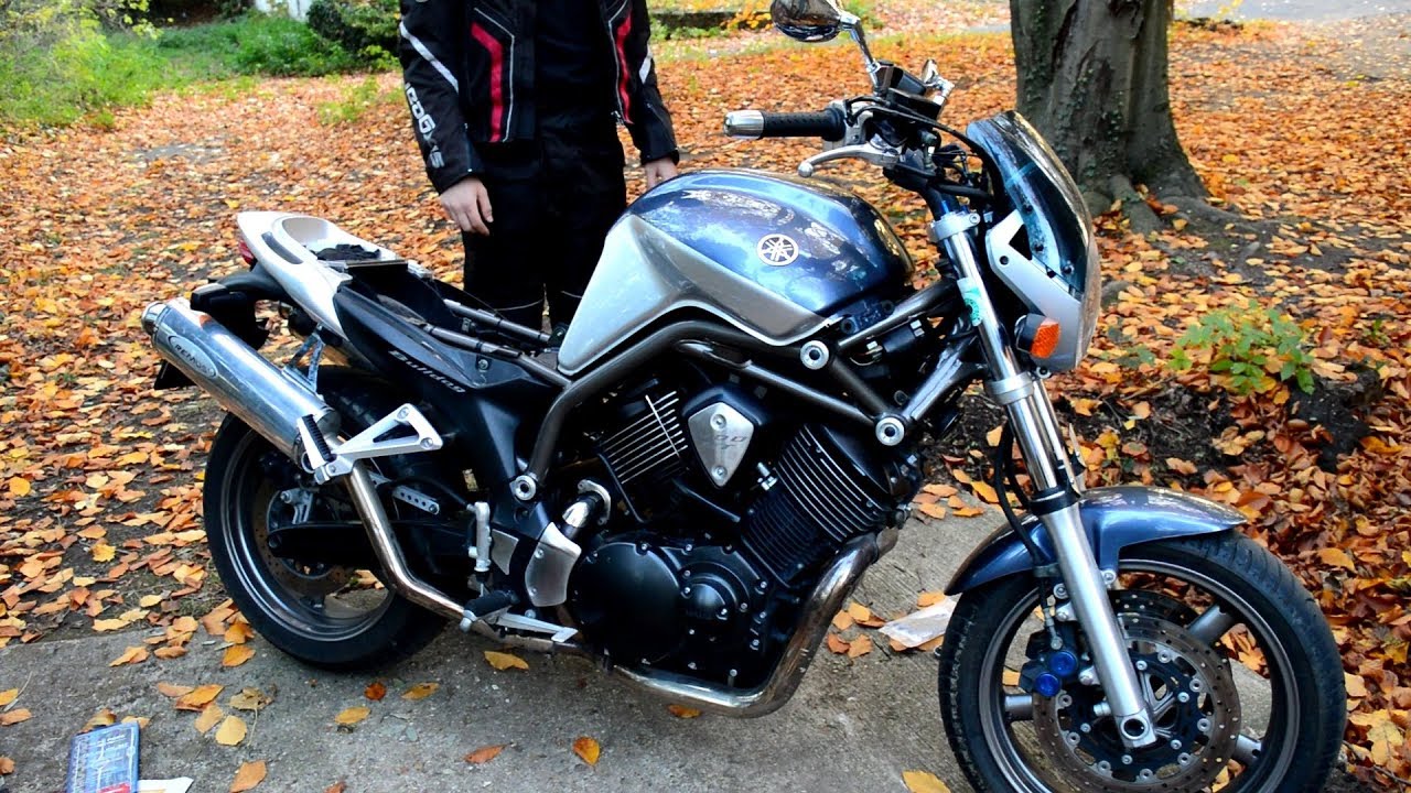 GPS egy Bulldogra? IGEN R2V2 Bulldogjára - Yamaha BT 1100 - YouTube