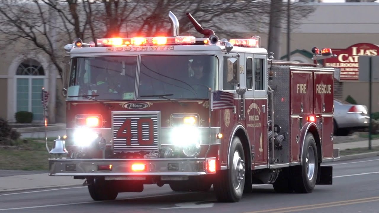 Boothwyn Fire Company Engine 40 Responding - YouTube