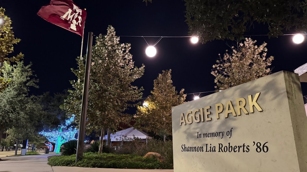 Christmas light tour at Aggie Park! - YouTube