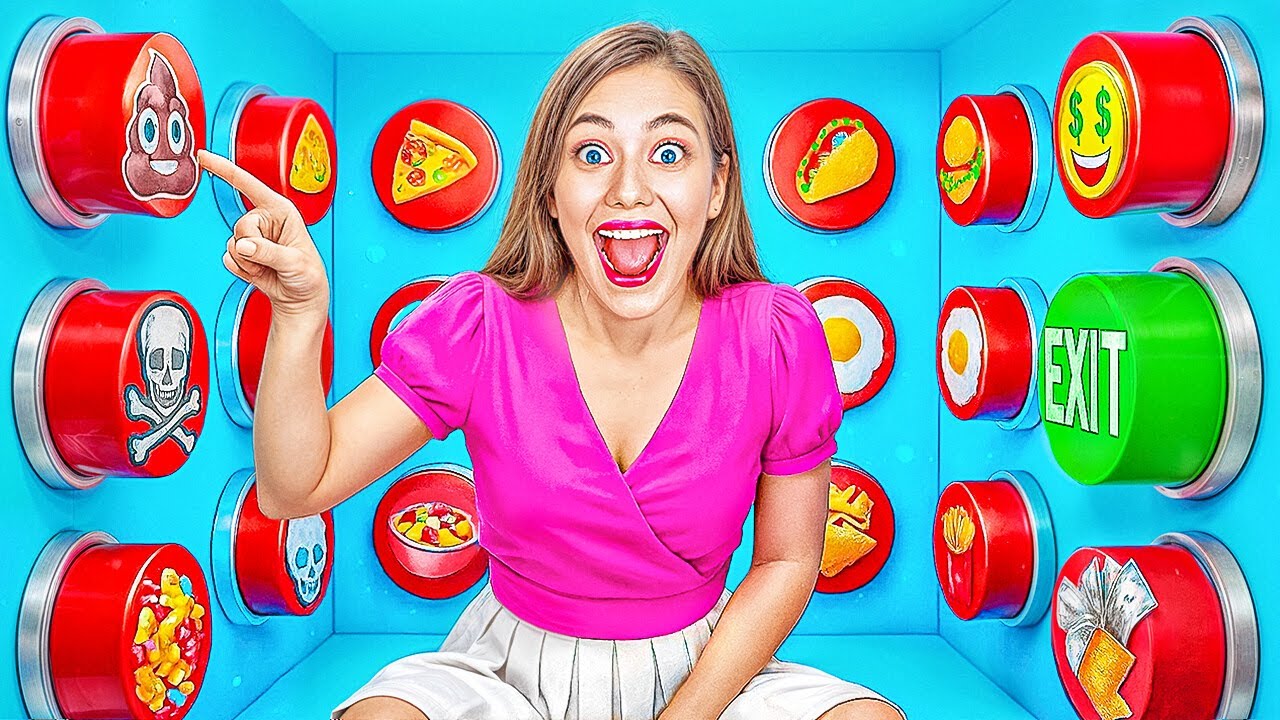 1000 SECRET BUTTONS CHALLENGE 🔴 | Only One Lets You Escape the Room ...