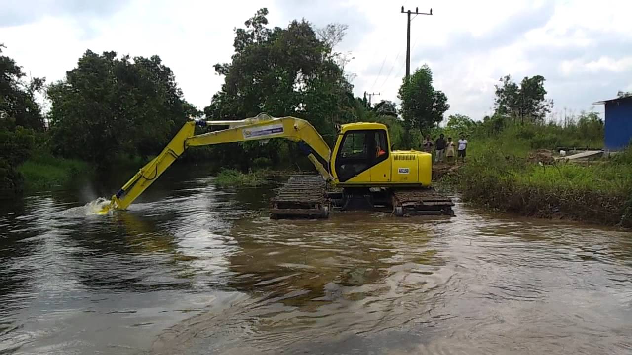 FLOATING EXCAVATOR / AMPHIBIOUS EXCAVATOR / SWAMP BACKHOE indonesia ...