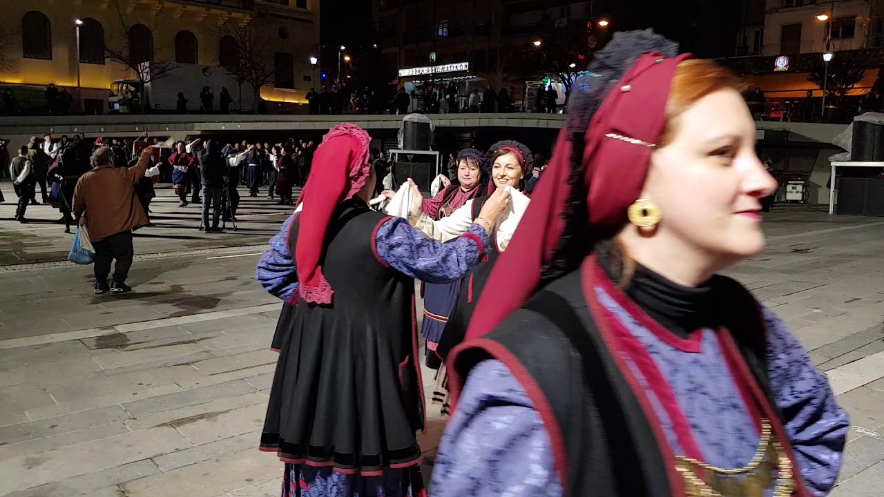 Καμβούνια Είσοδος πλατεια Κοζάνης αποκριά 2020 - YouTube